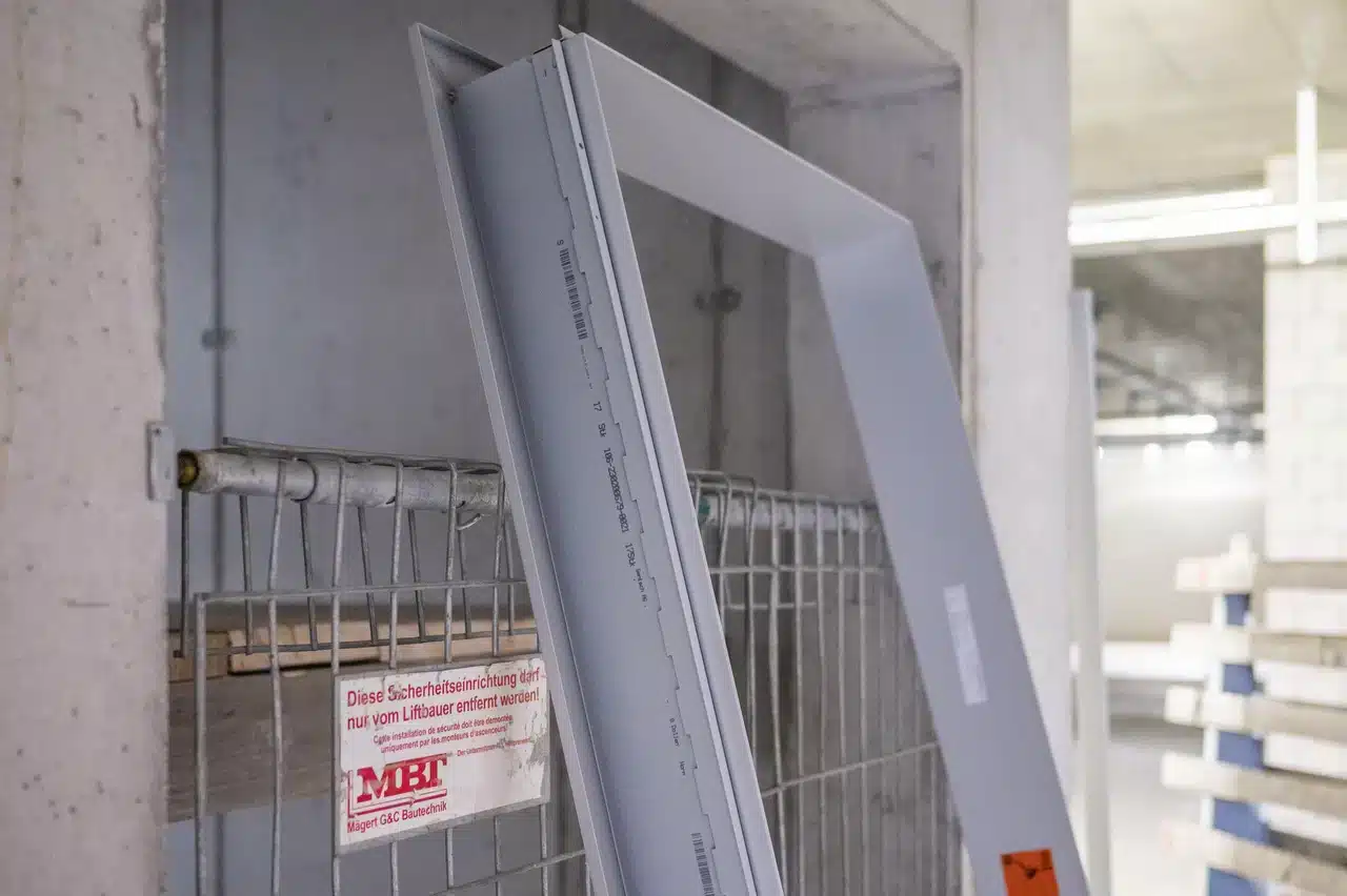 Metallrahmenelemente | Zargen-Türen-Sanierung GmbH